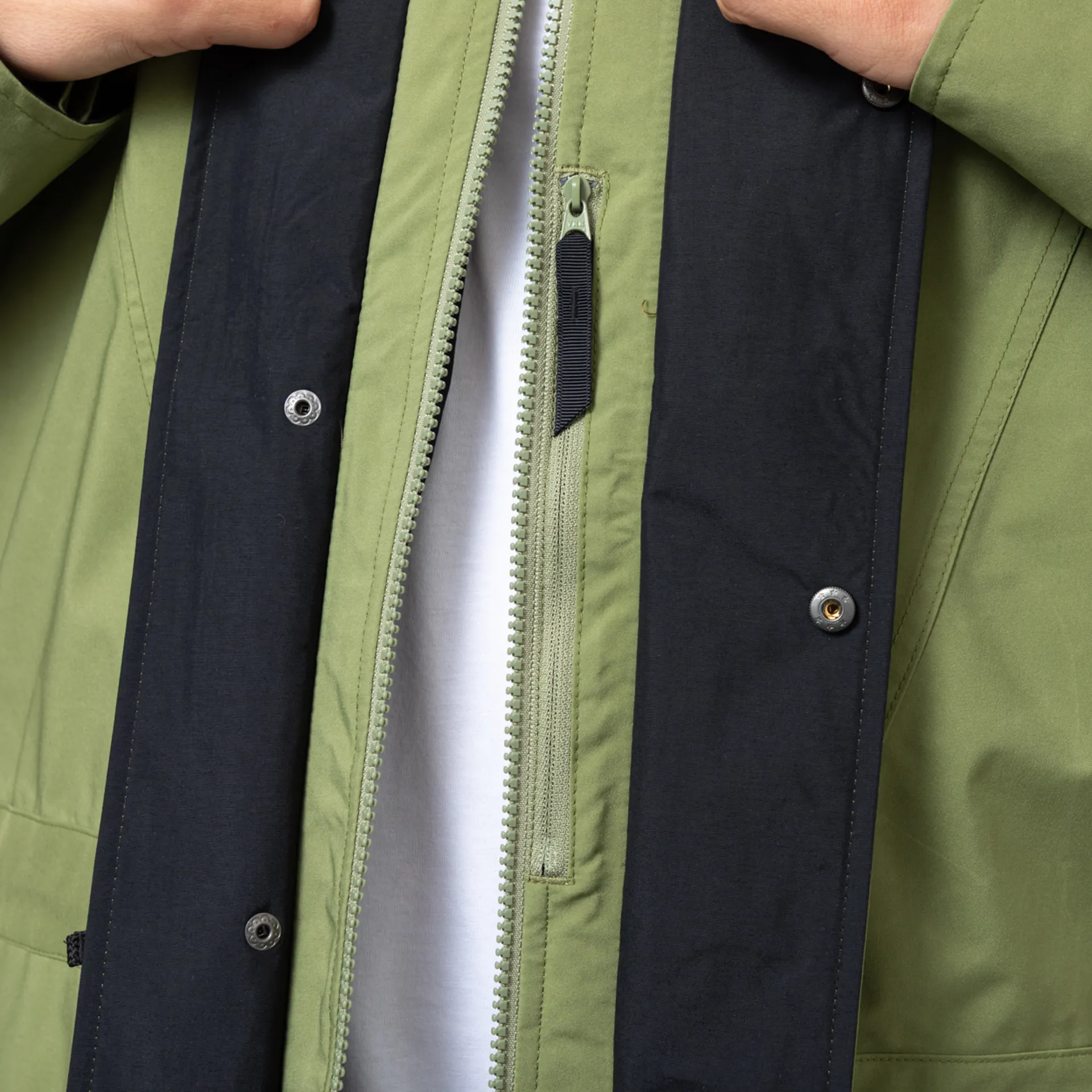 Berghaus Mens Meru Mountain GORE-TEX Jacket Green Black