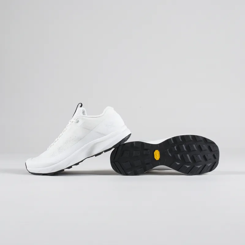 Arcteryx Mens Aerios Aura Shoes Silk White Black Trainers