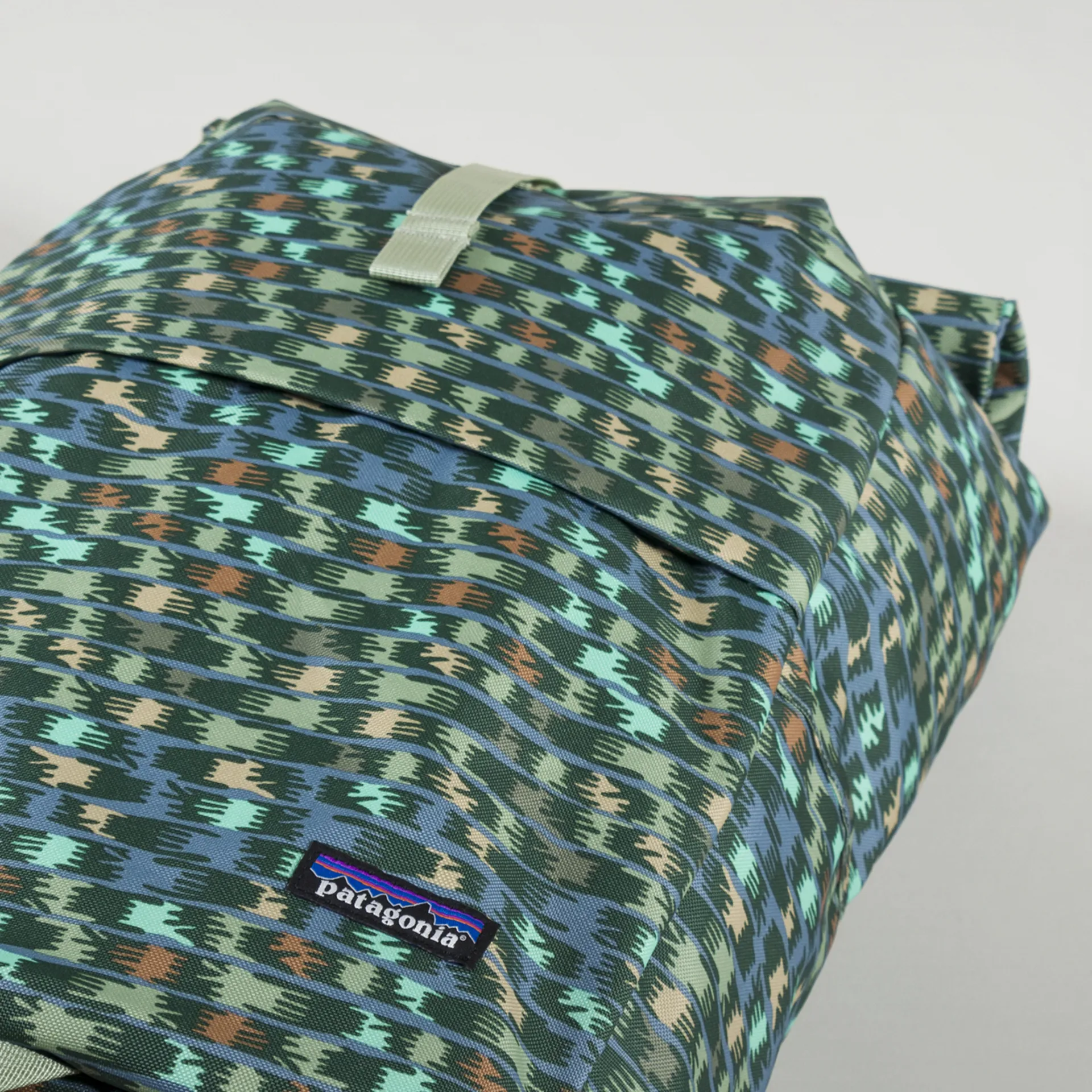 Patagonia Fieldsmith Roll Top Pack 30L Intertwined Hands Green