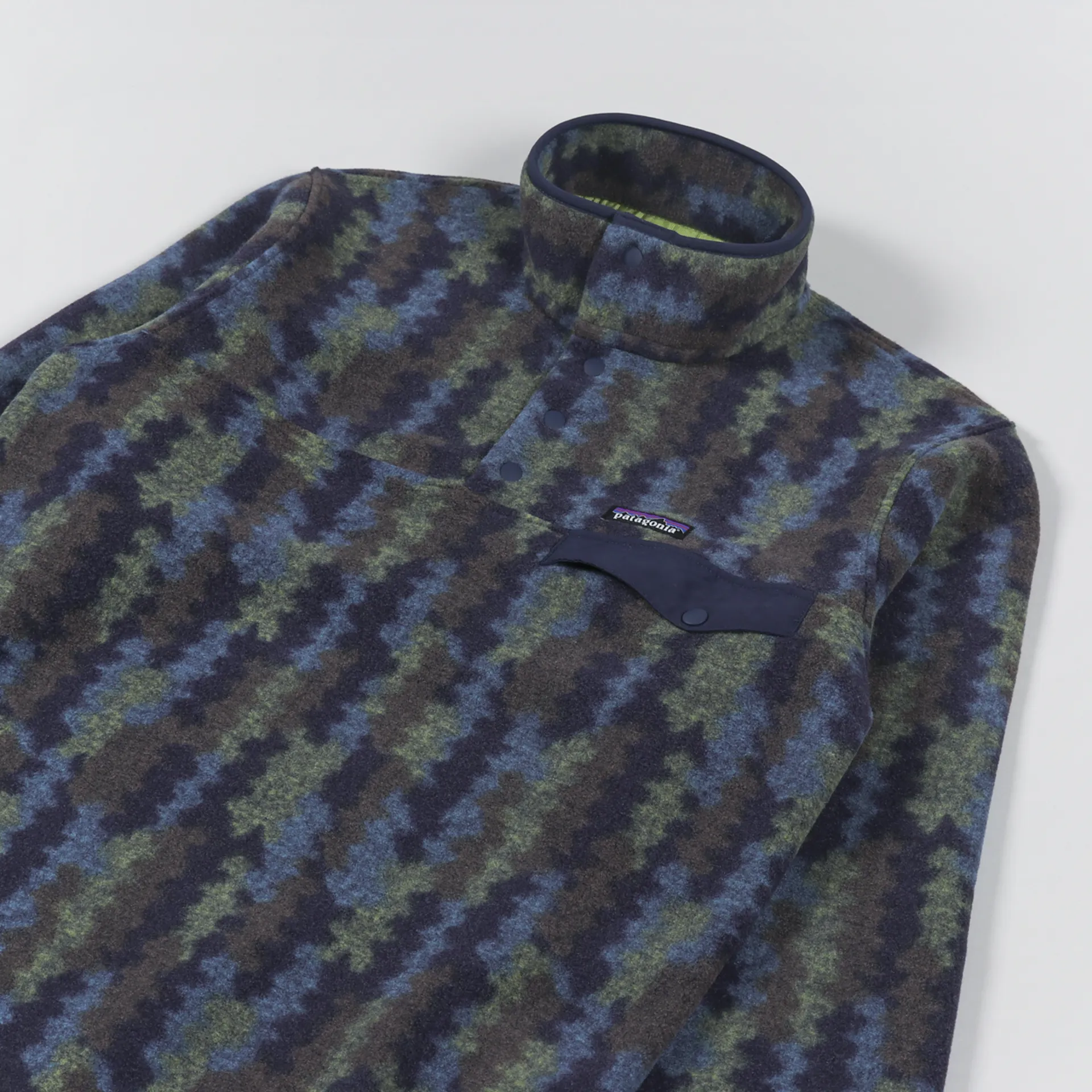 Patagonia Mens LW Synchilla Snap-T Pullover Climbing Trees Ikat