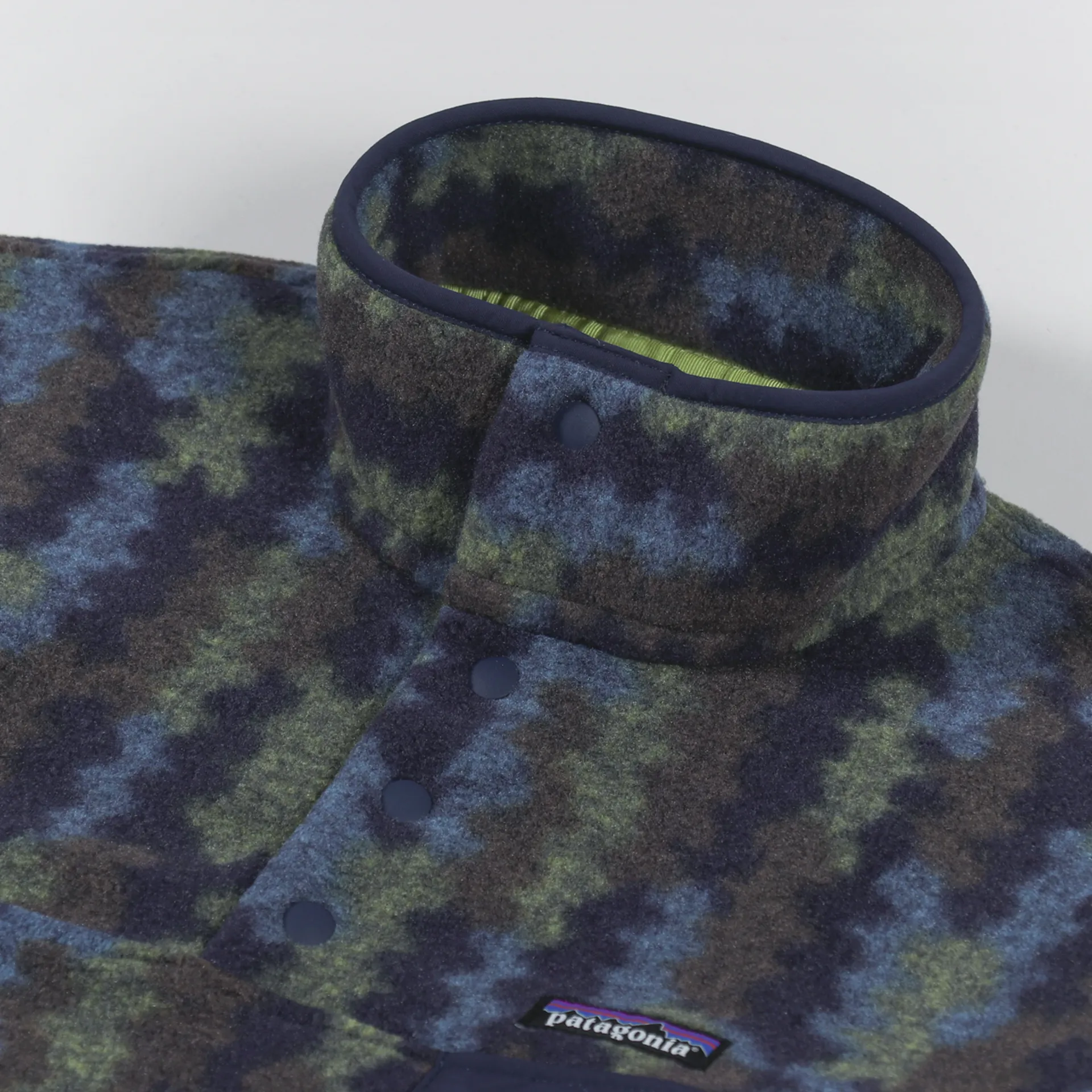 Patagonia Mens LW Synchilla Snap-T Pullover Climbing Trees Ikat
