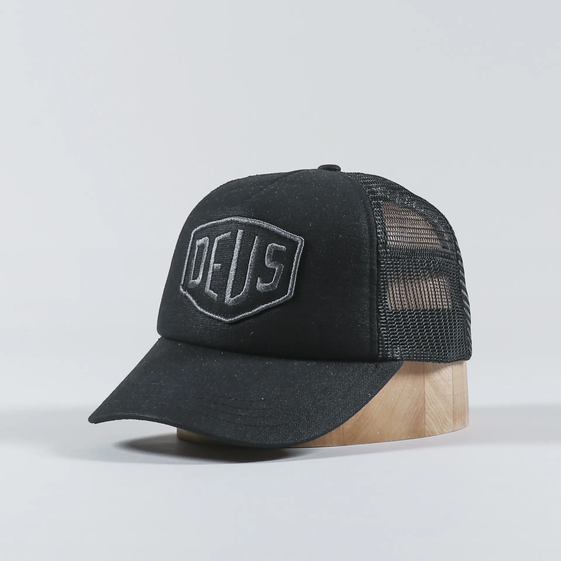 Deus Ex Machina Thinker Trucker Cap Anthracite