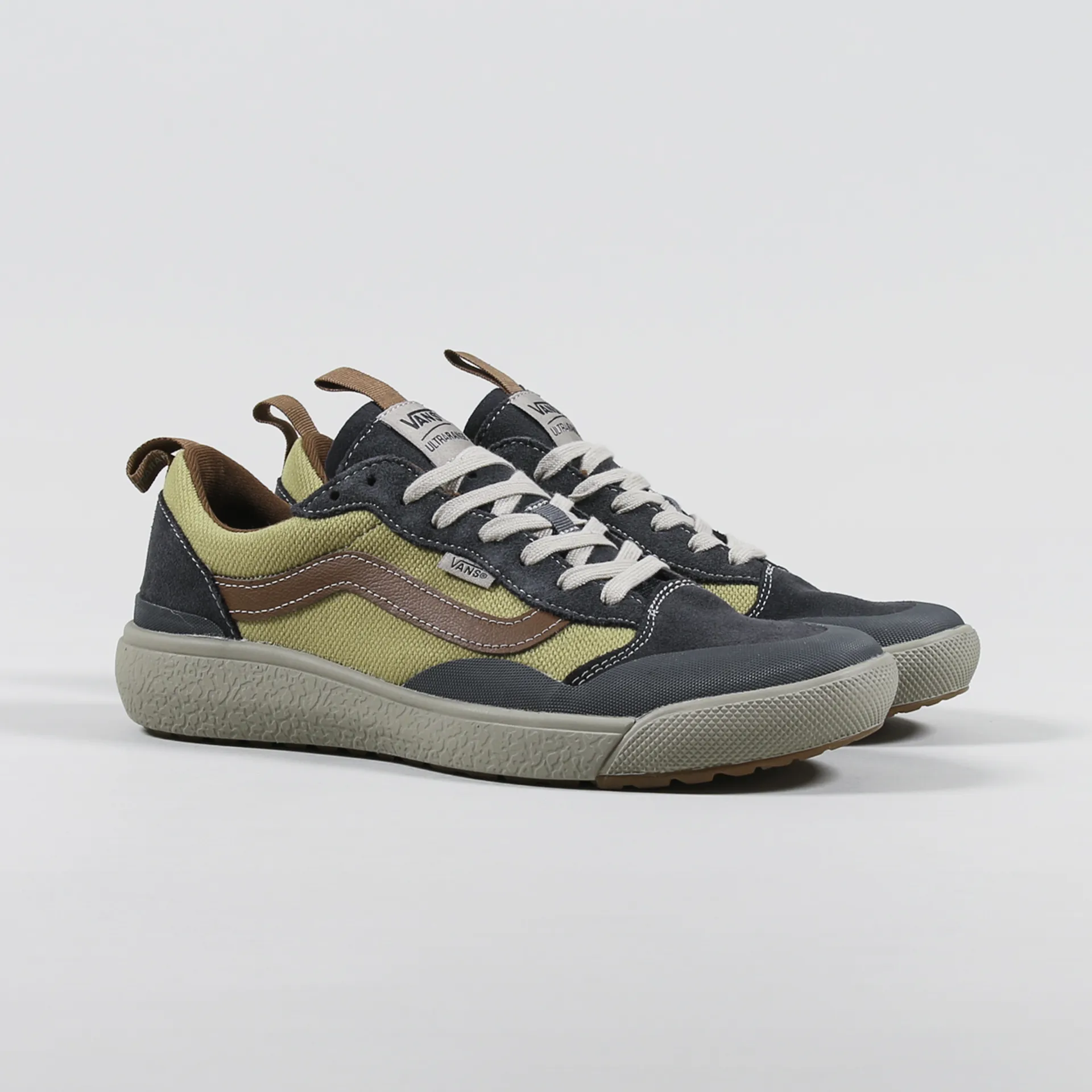 Vans Lifestyle UltraRange Exo Shoes Asphalt Gum Trainers