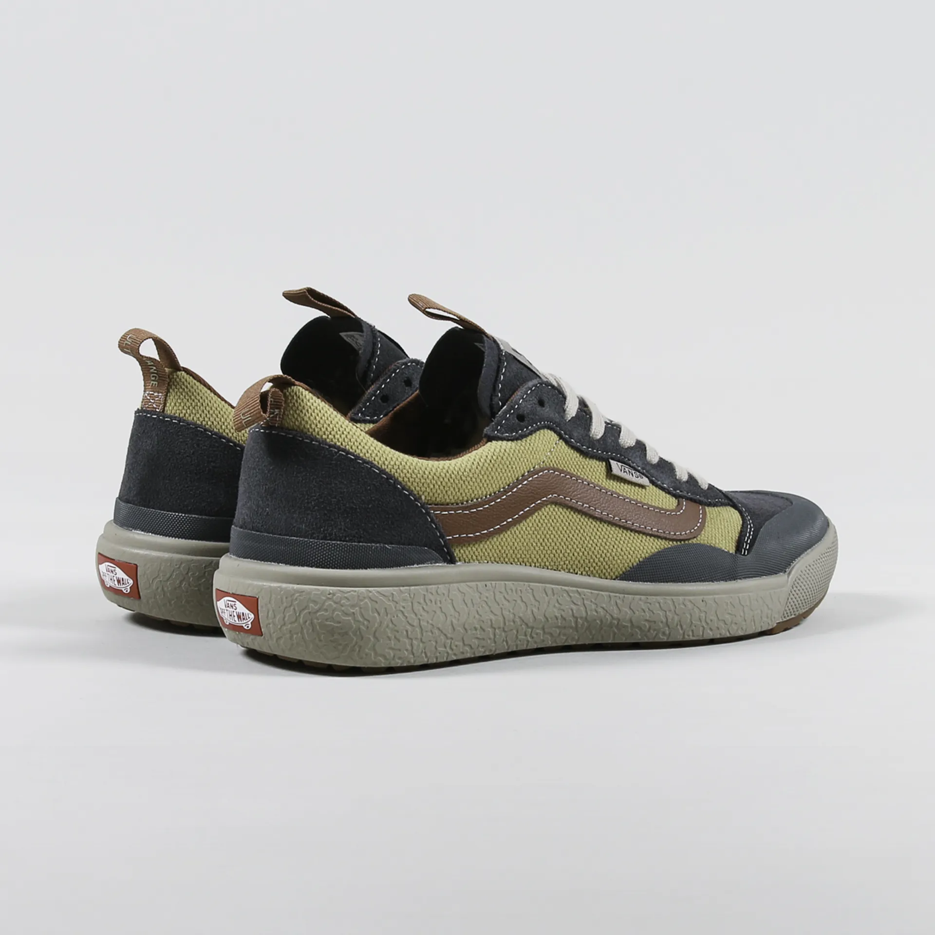 Vans Lifestyle UltraRange Exo Shoes Asphalt Gum Trainers
