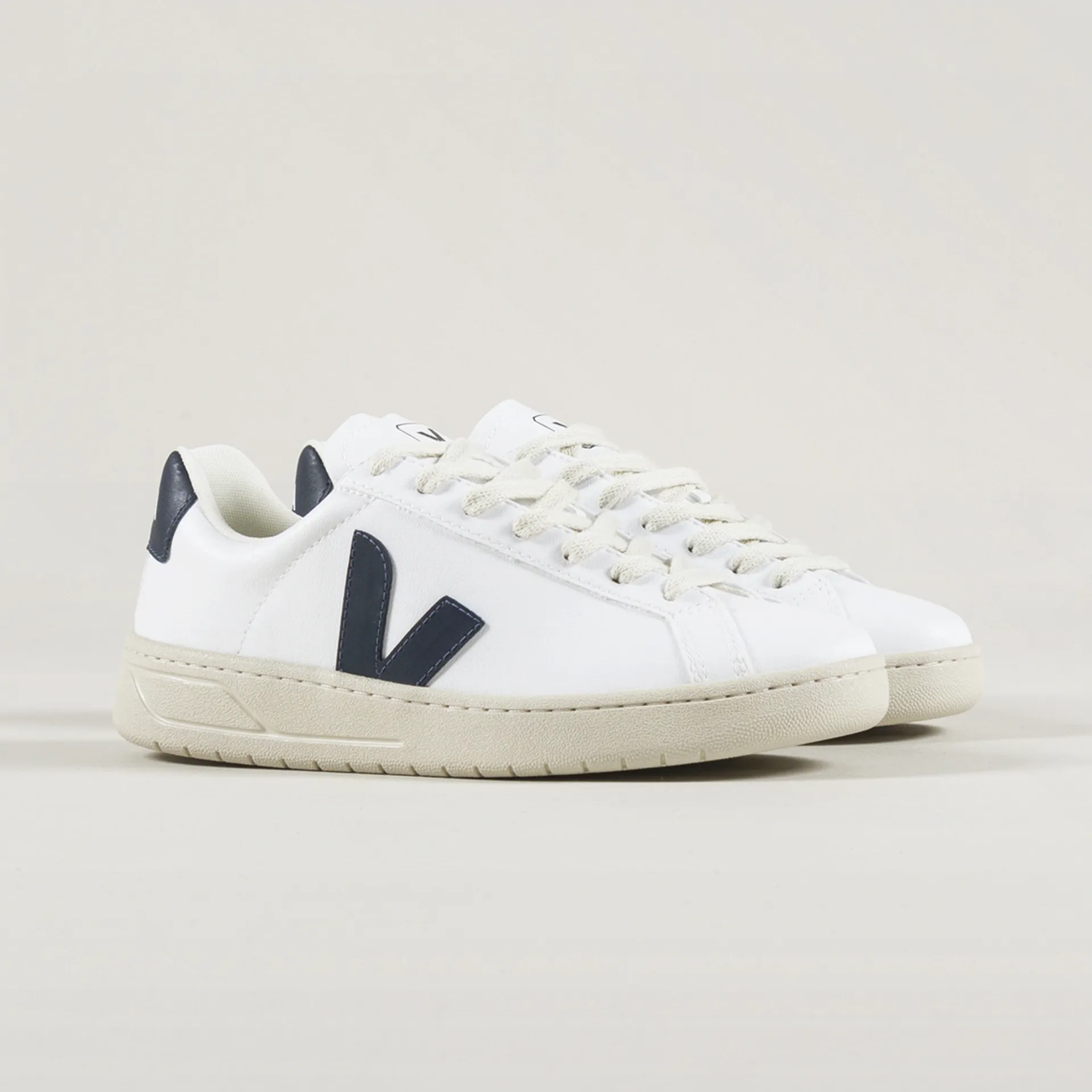 Veja Womens Urca CWL Shoes Trainers White Nautico Blue