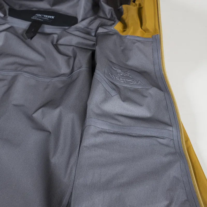 Arc'teryx Womens GORE-TEX Beta LT Jacket Yukon Yellow