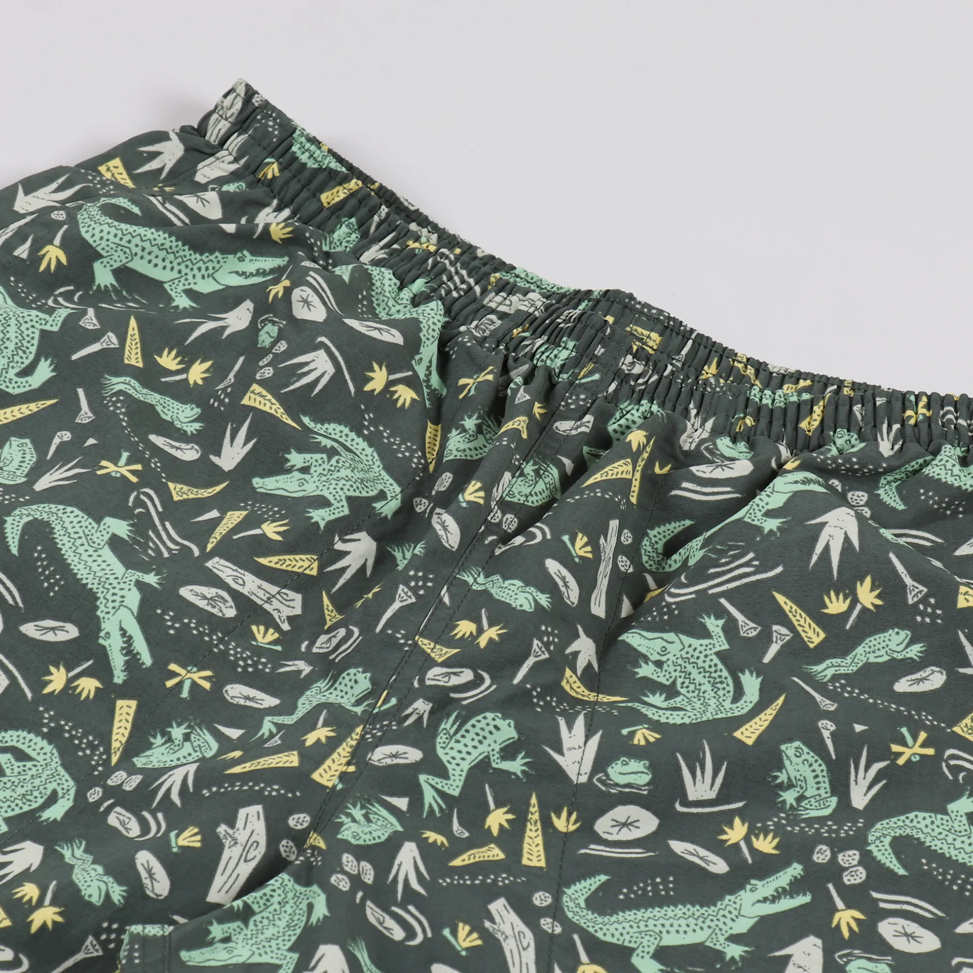 Patagonia Baggies Longs 7 inch Shorts Alligators Kale Green