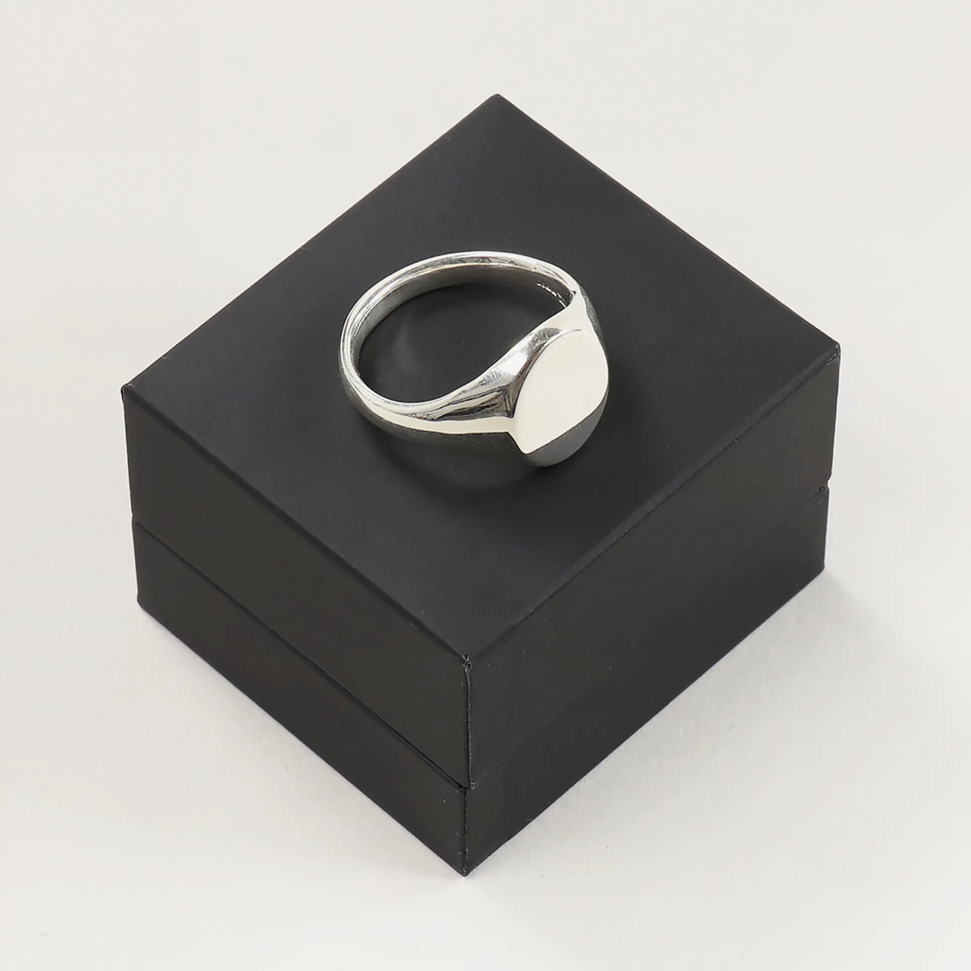 Johnny Hoxton LDN Mens Large Signet Ring Sterling Silver Large