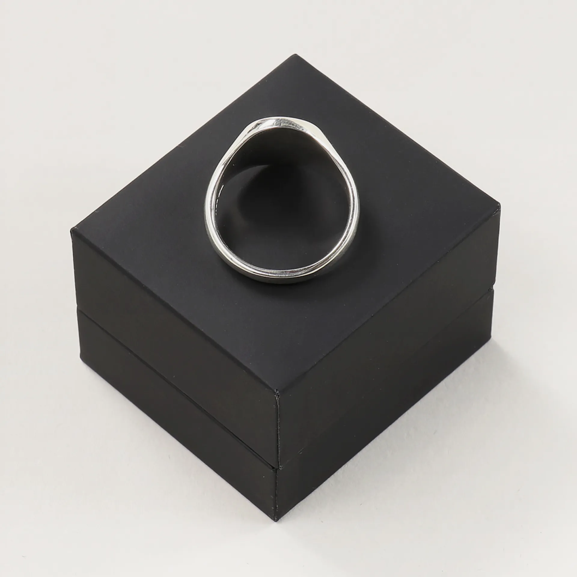 Johnny Hoxton LDN Mens Large Signet Ring Sterling Silver Large