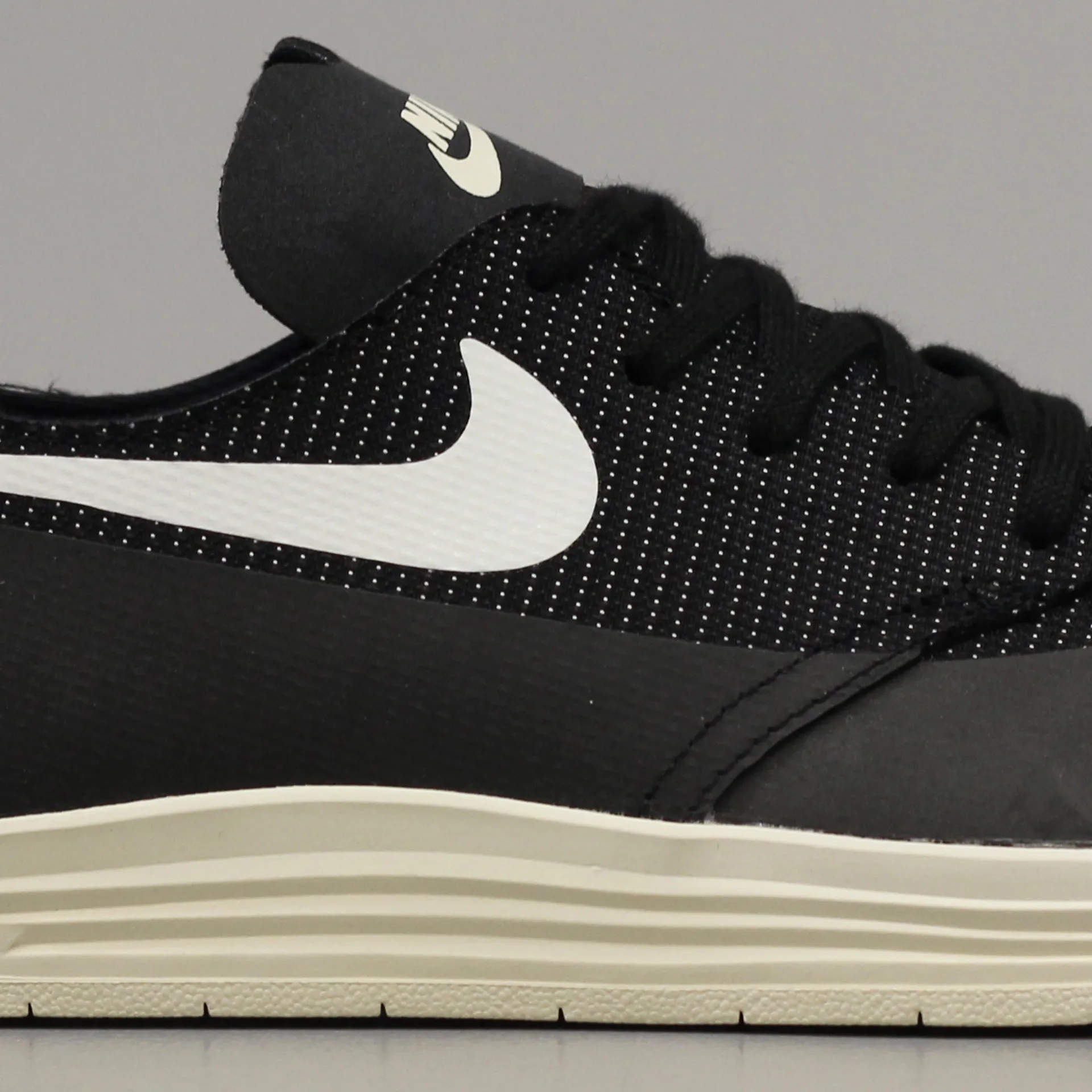 Nike SB Skateboarding Lunar Oneshot Mens Trainers Black Ivory